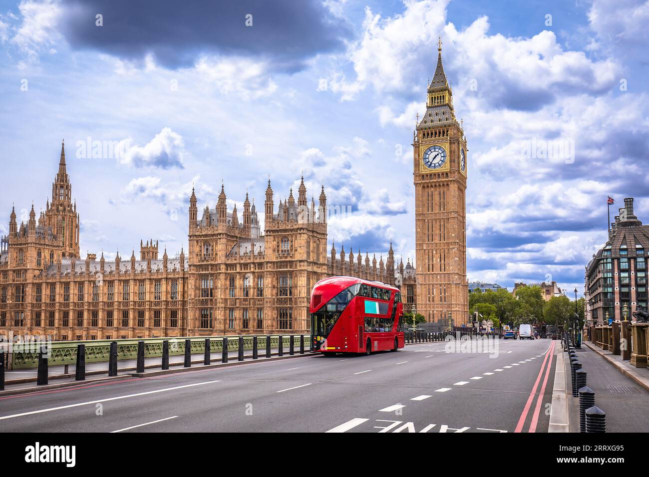 Palace of Westminster and Big Ben view from Thames river bridge ...