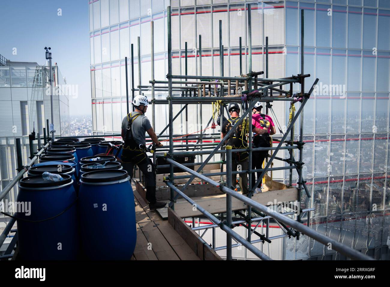 London landmarks skyscraper challenge hi-res stock photography and ...