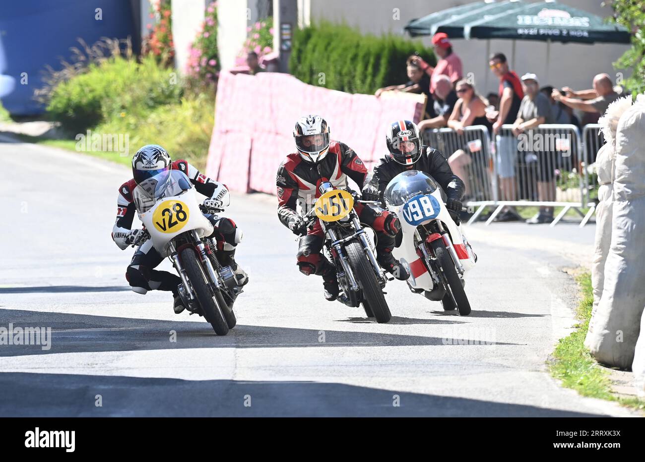 (L-R) Daniel Winkler (Yamaha, 1978), Tomas Fichna (Yamaha SR 500, 1978 ...
