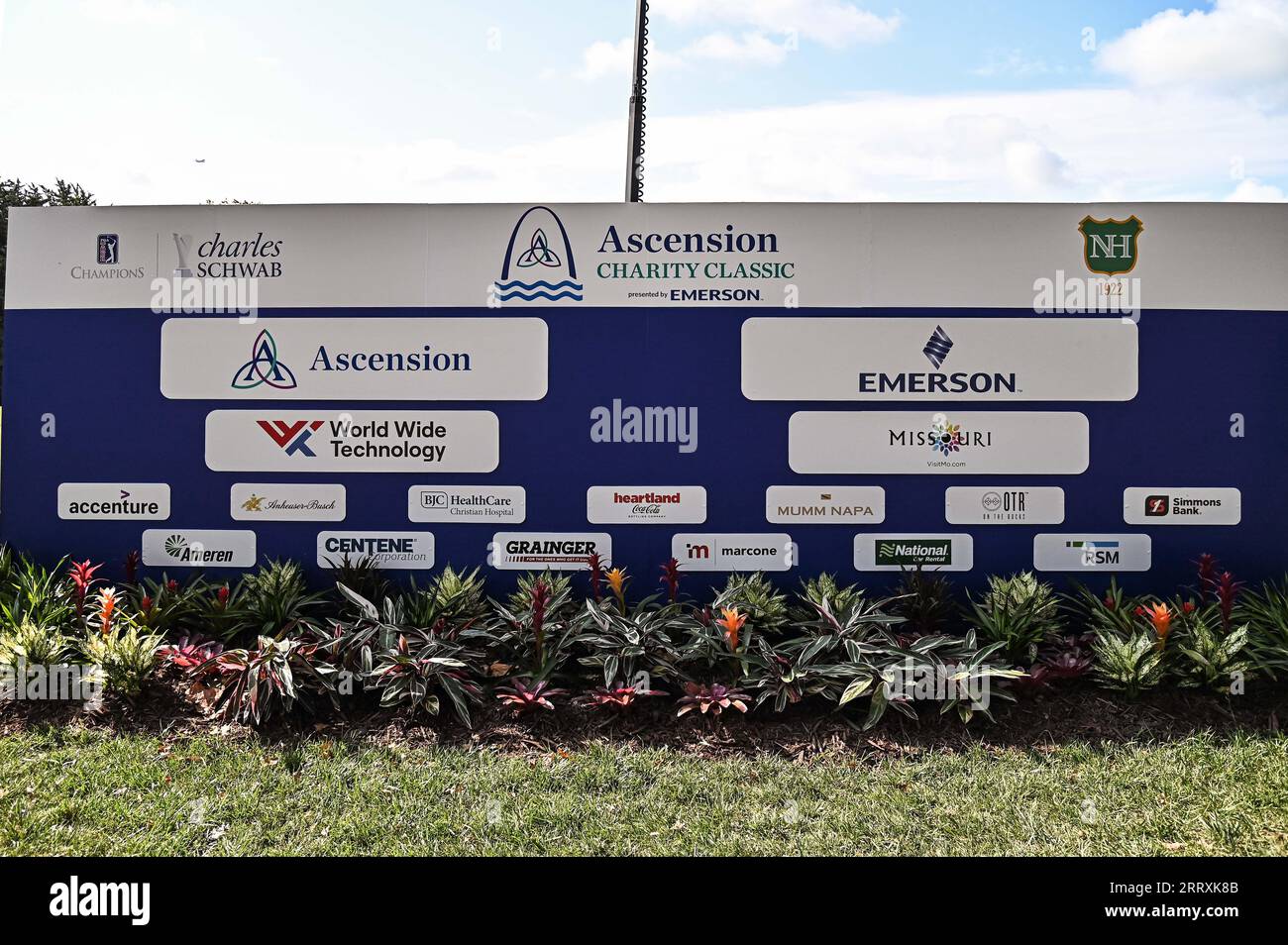 Sponsors board hi-res stock photography and images - Alamy