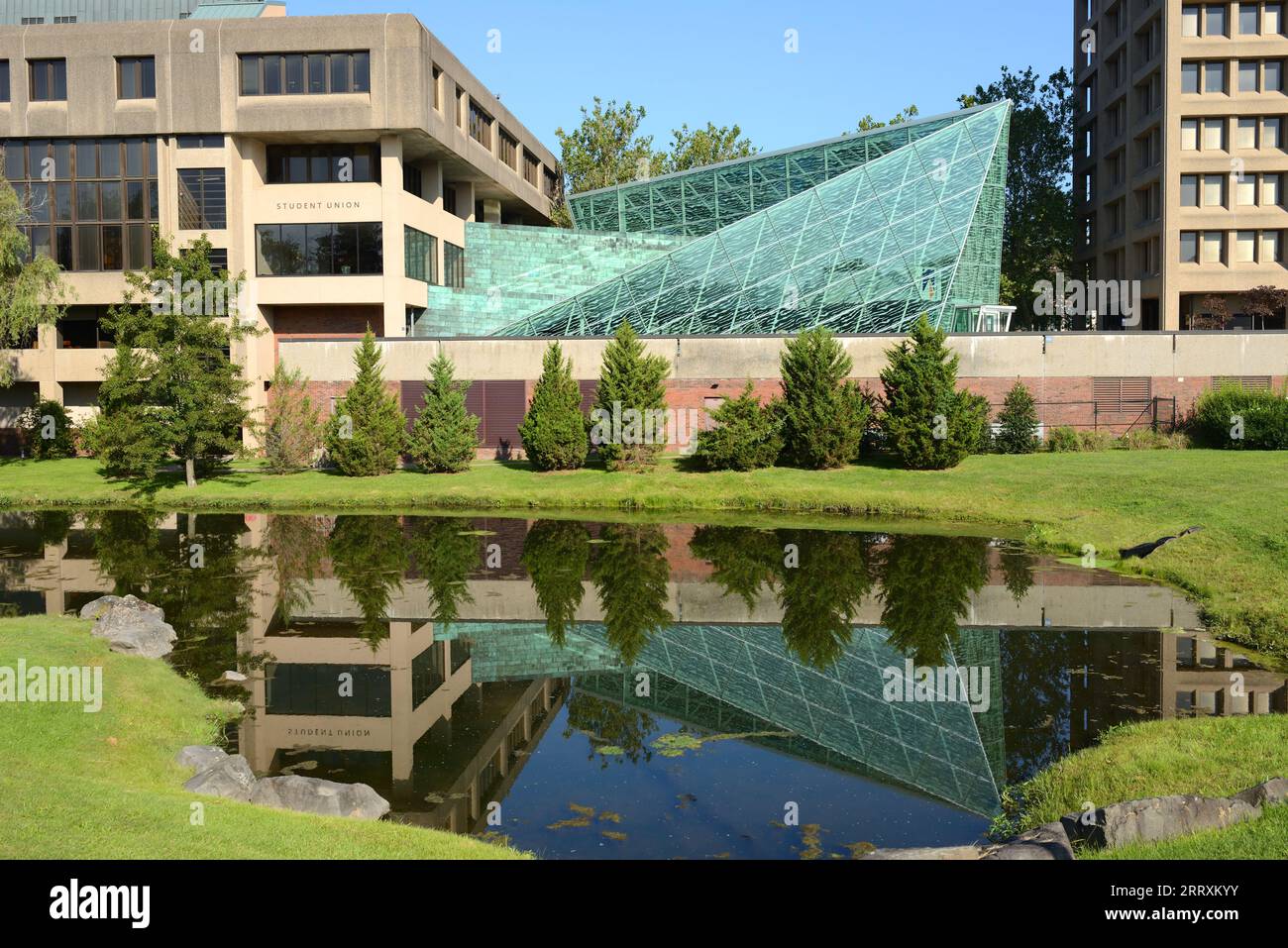 Pond student union hi-res stock photography and images - Alamy