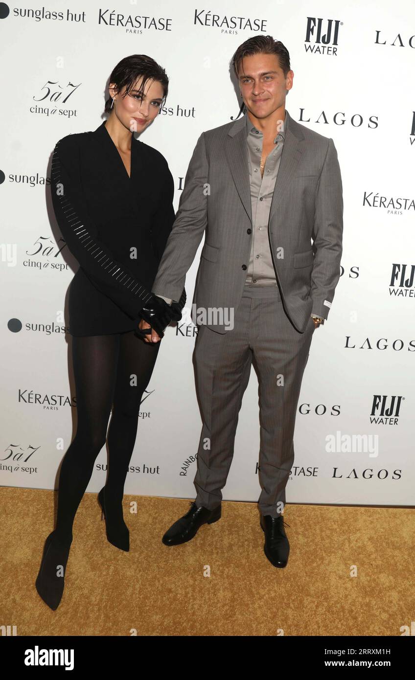 Elizabeth grace model hi-res stock photography and images - Alamy