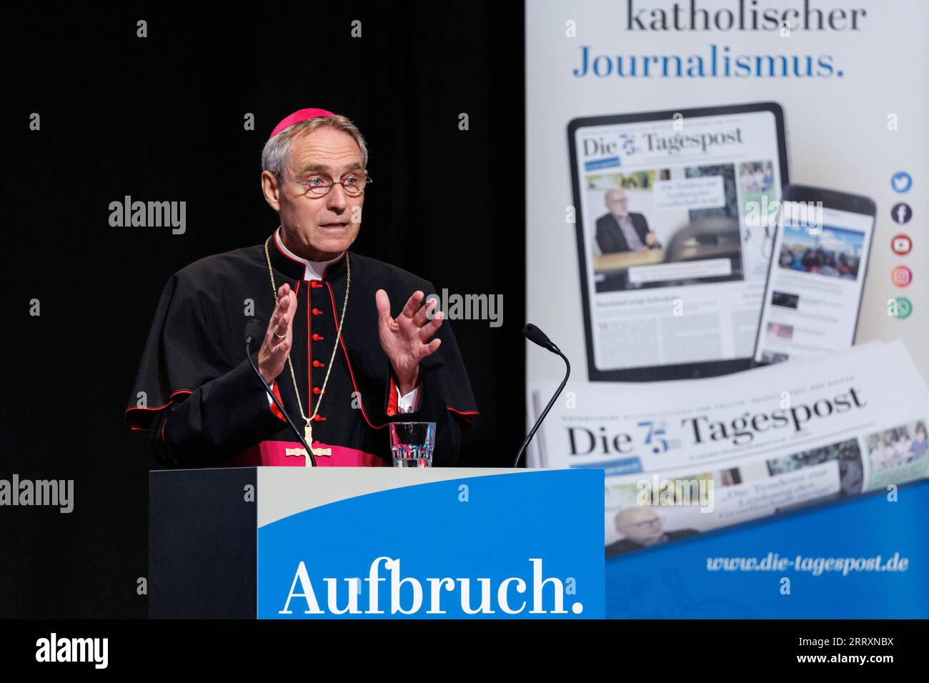 09 September 2023, Bavaria, Würzburg: Archbishop Georg Gänswein speaks ...