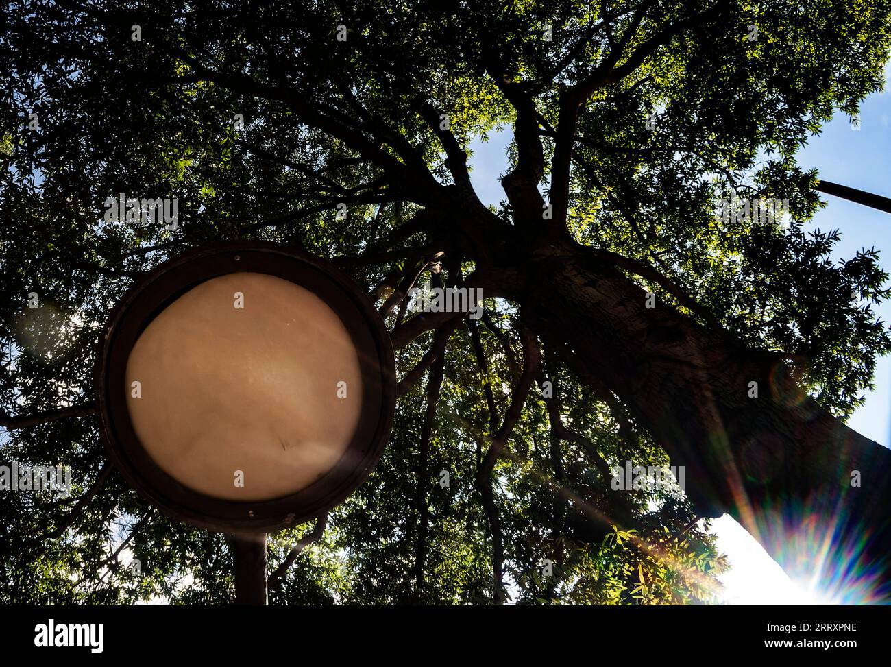 Street light base hi-res stock photography and images - Alamy