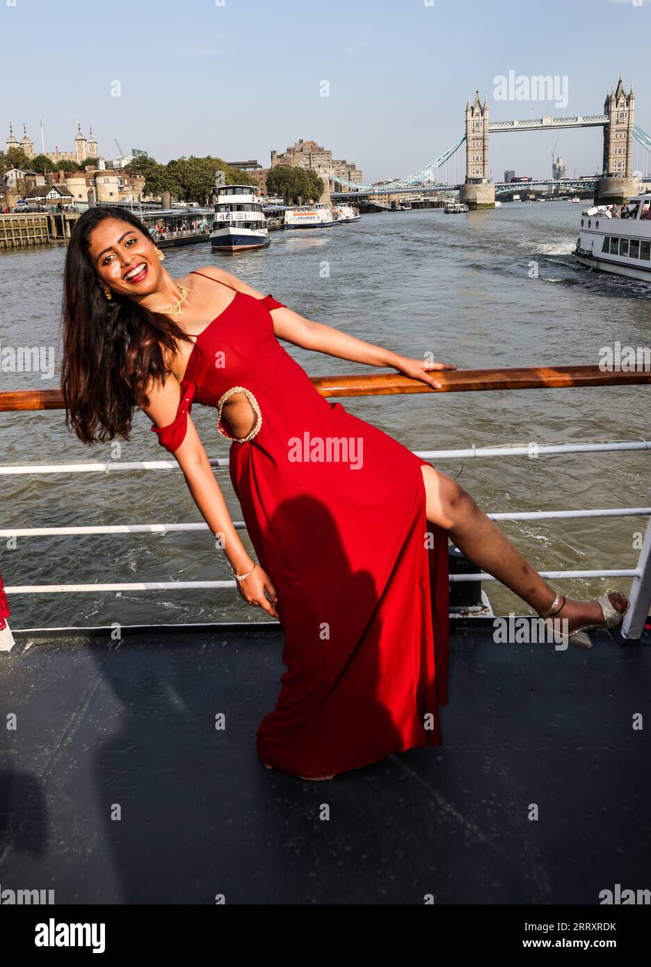 Thames boat runway show hi-res stock photography and images - Alamy