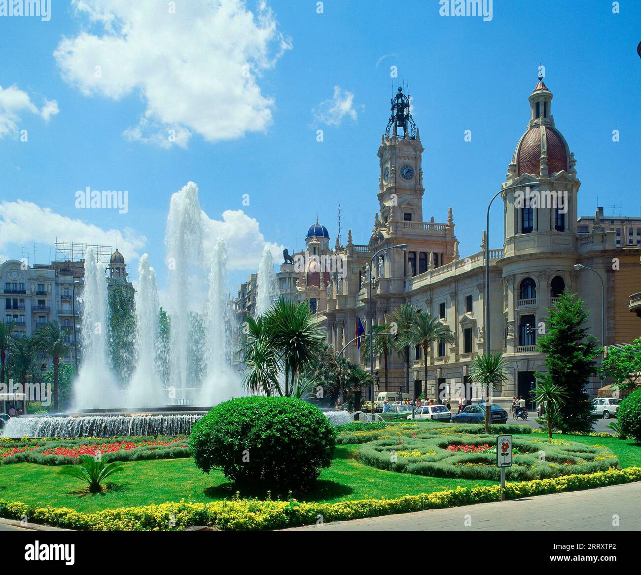PLAZA DEL PAIS VALENCIANO Y AYUNTAMIENTO-FUENTE - FOTO AÑOS 80 - FOTO ...