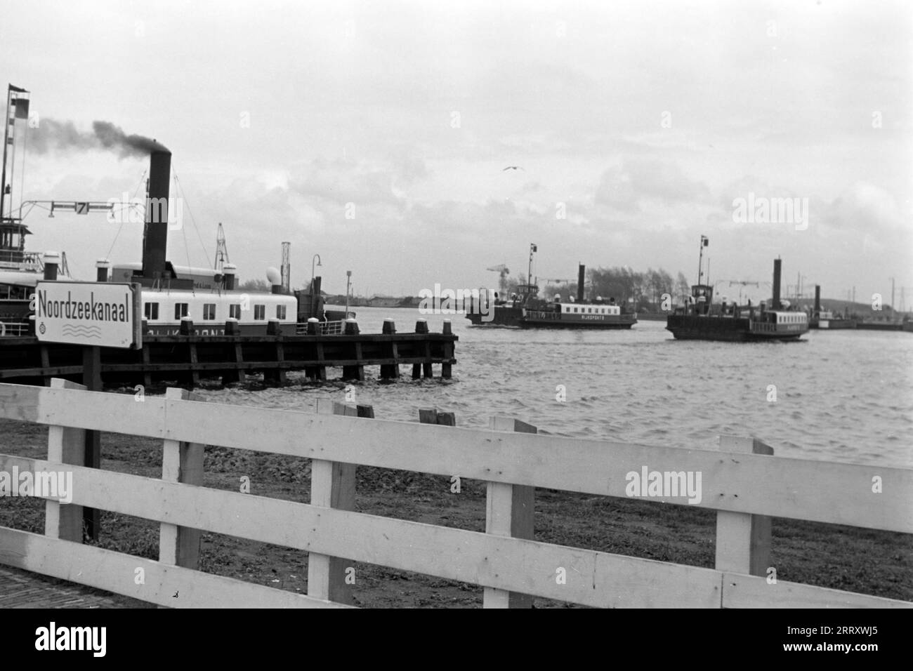 Fährenverkehr am Nordseekanal, 1955. Ferry traffic at the North Sea ...