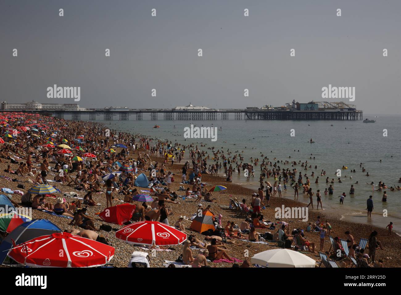 Brighton, Sussex, UK. 09/09/2023 As a heatwave continues to hit the UK ...