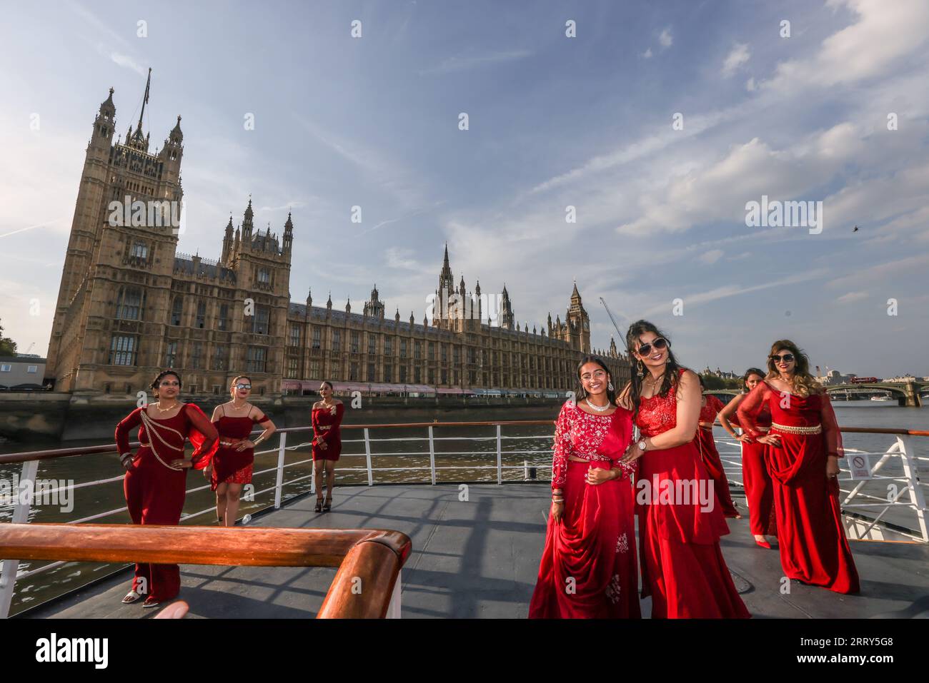 Models in evening wera hi-res stock photography and images - Alamy