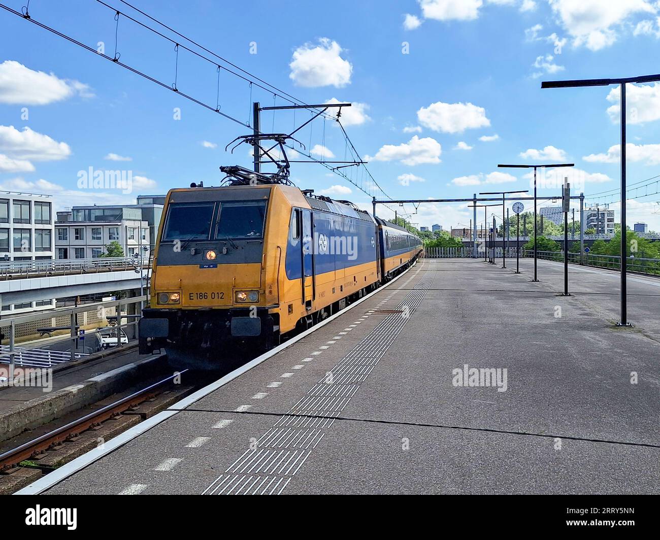 Traxx locomotive with passenger cars with an intercity direct Stock ...