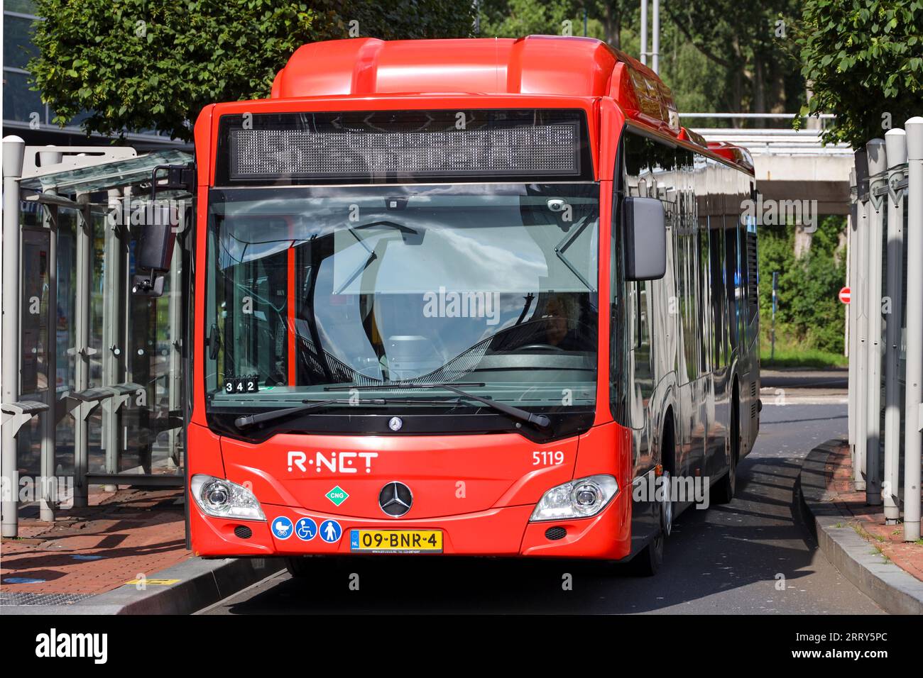Cng bus hi-res stock photography and images - Alamy