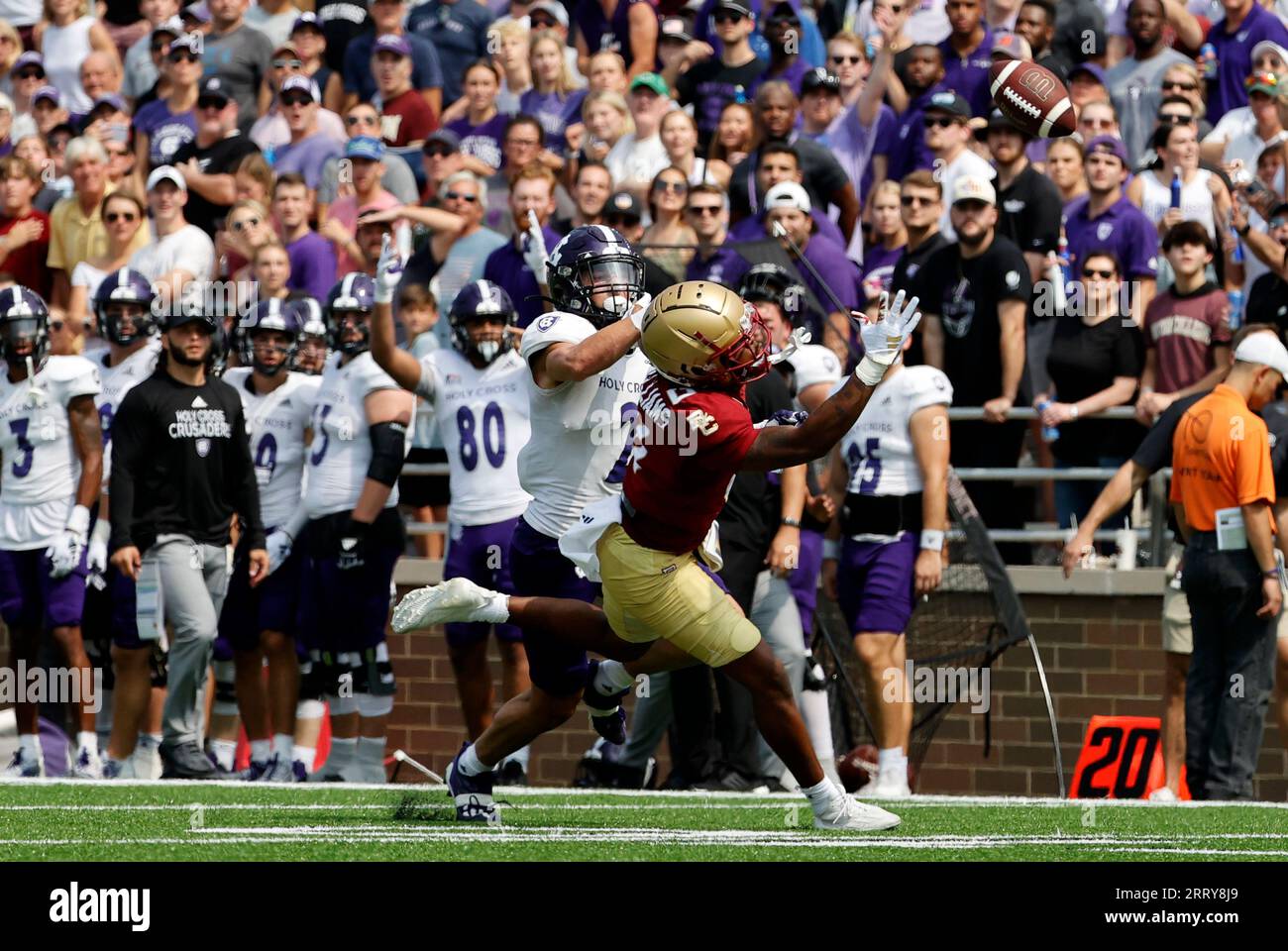 CHESTNUT HILL, MA - SEPTEMBER 09: Holy Cross Crusaders cornerback ...