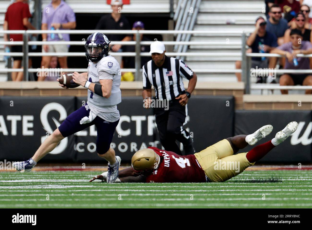 CHESTNUT HILL, MA - SEPTEMBER 09: Holy Cross Crusaders quarterback ...