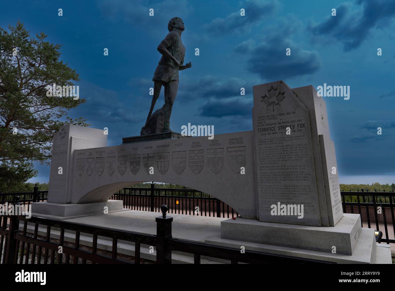 Terry fox monument hi-res stock photography and images - Alamy