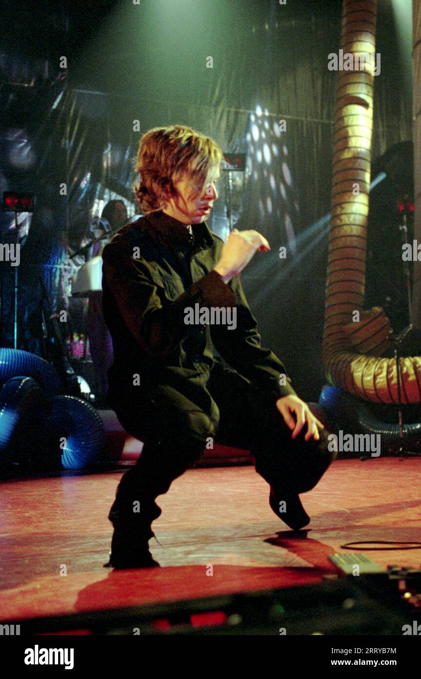 Milan Italy 2000-03-09 : Beck , singer and guitarist in concert at the ...