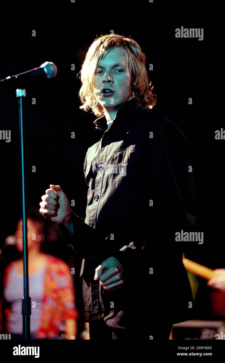 Milan Italy 2000-03-09 : Beck , singer and guitarist in concert at the ...
