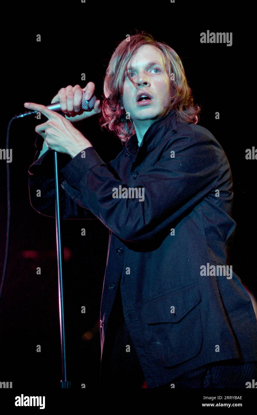 Milan Italy 2000-03-09 : Beck , singer and guitarist in concert at the ...