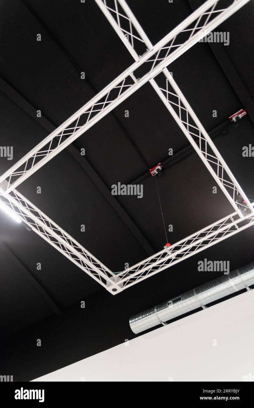 Interior lighting truss industrial design Stock Photo - Alamy