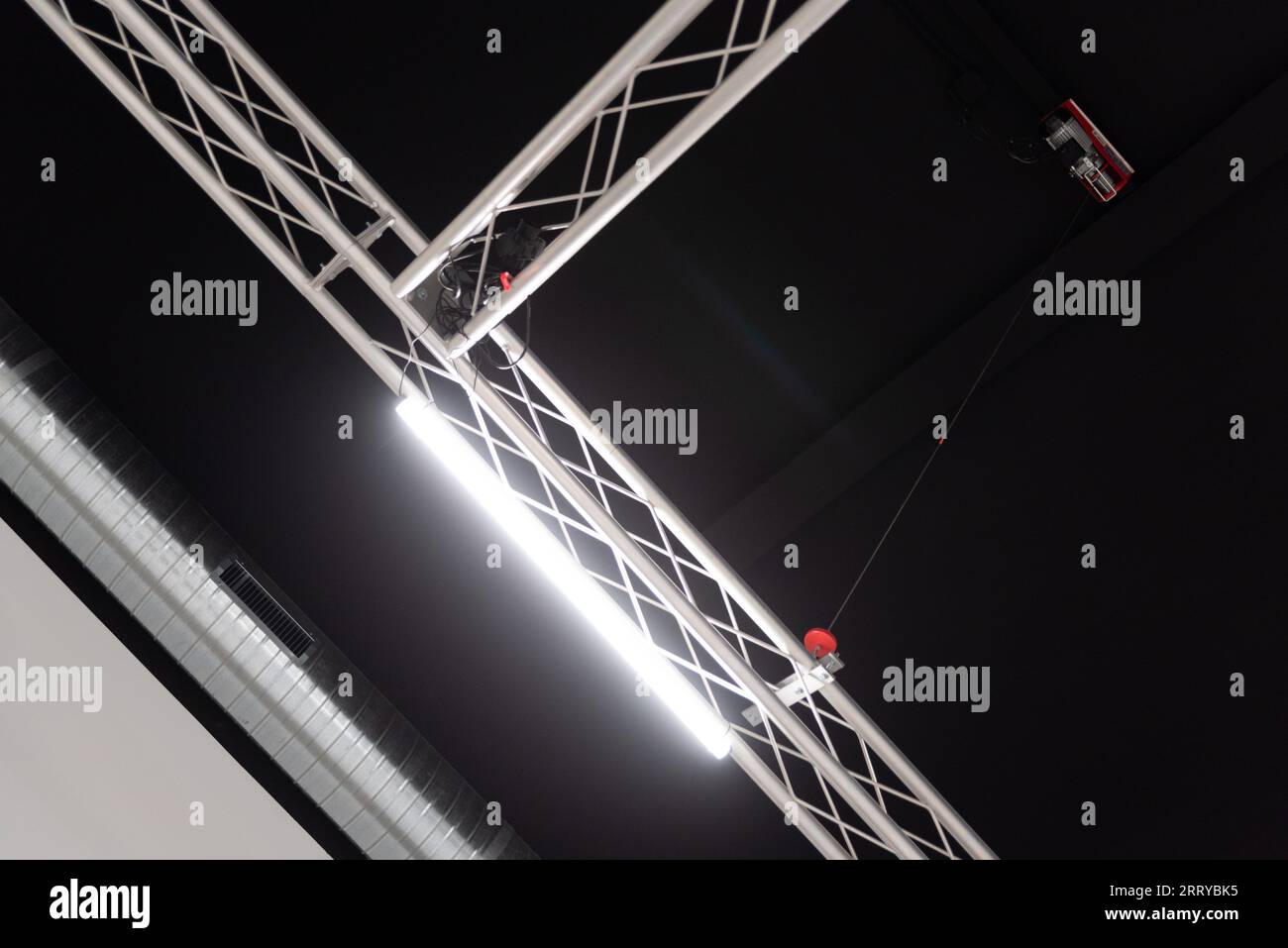 Interior lighting truss industrial design Stock Photo - Alamy