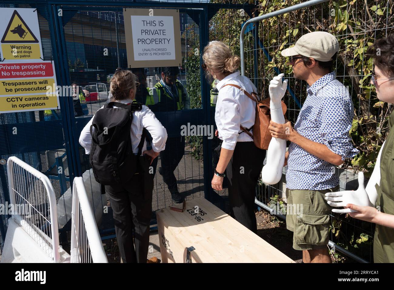 Fake weapons hi-res stock photography and images - Alamy