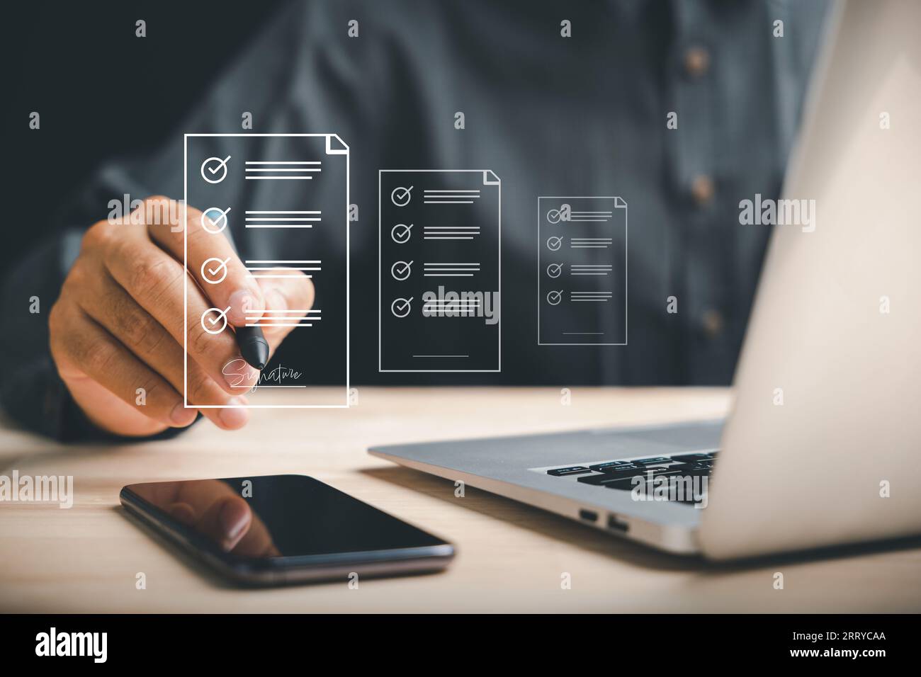 Docusign hi-res stock photography and images - Alamy