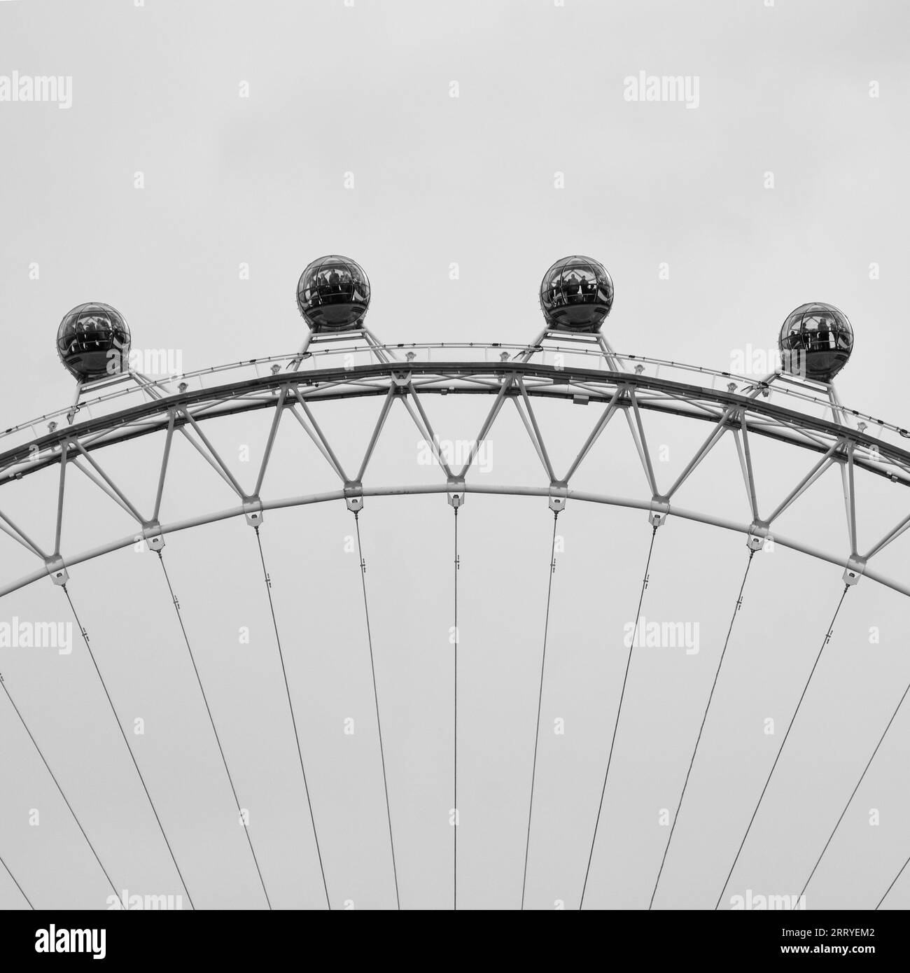 Symmetrical close-up view of the top of the London Eye ferris wheel ...
