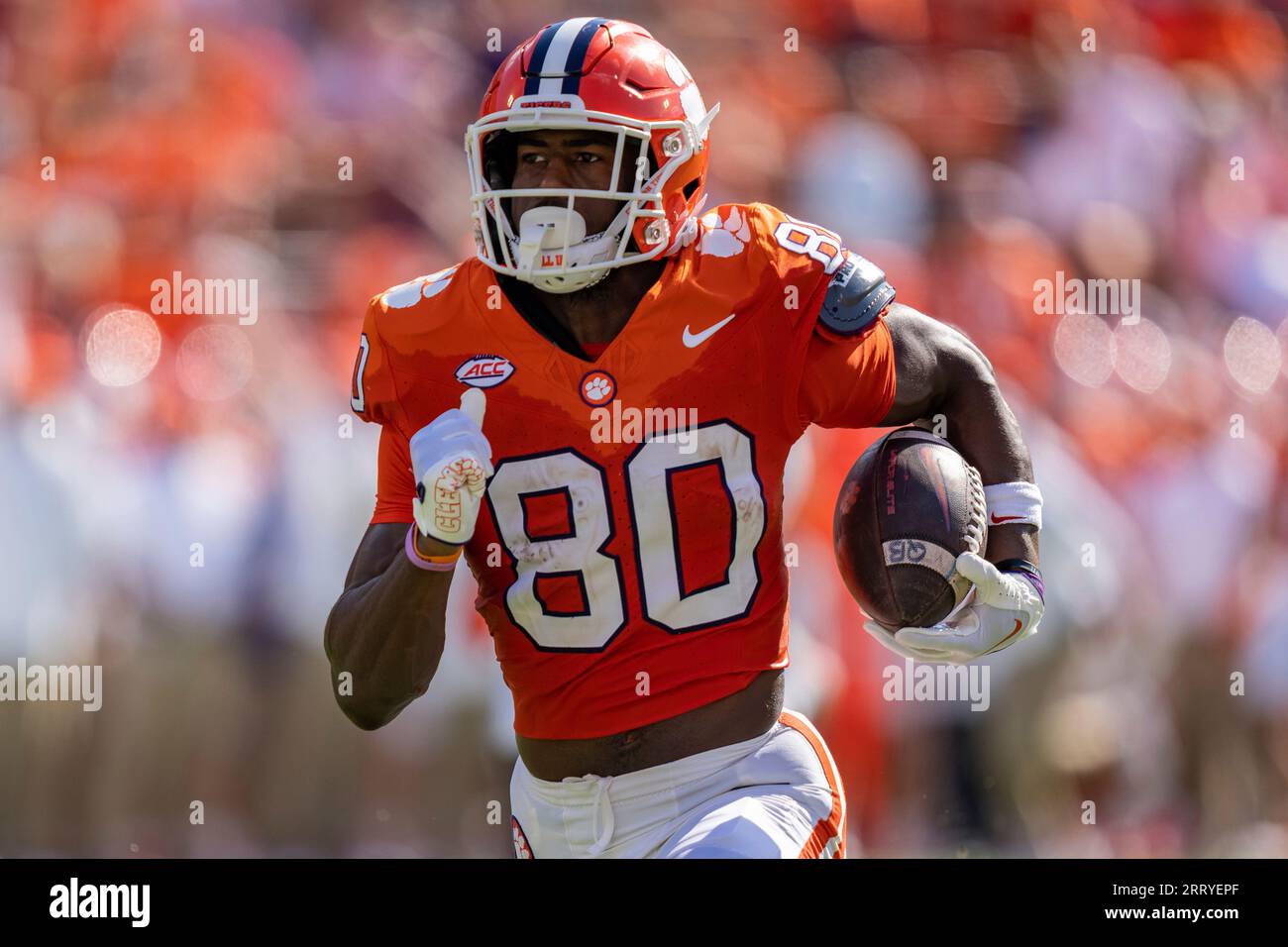 Clemson wide receiver Beaux Collins (80) runs with the ball for a ...