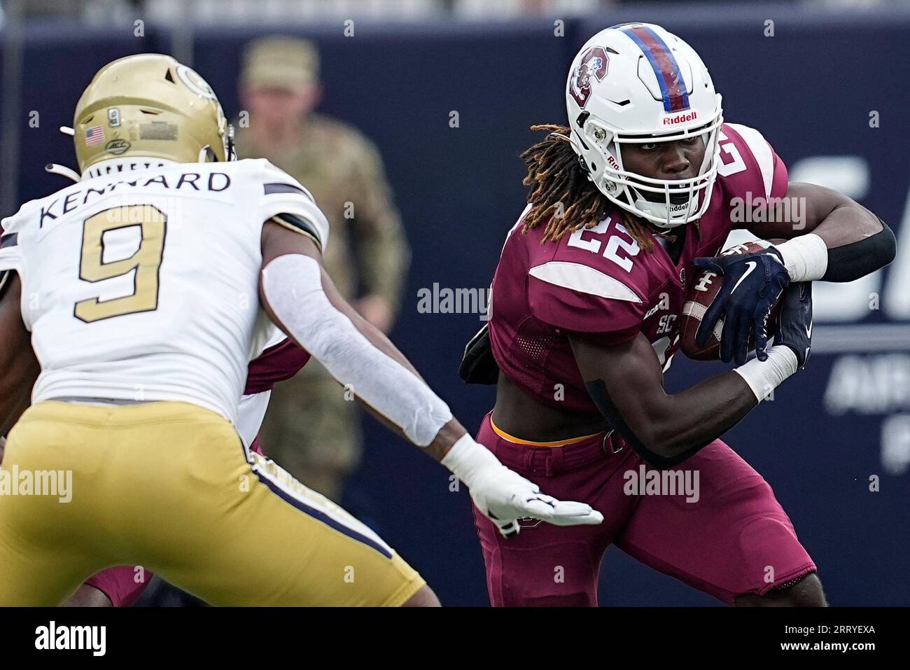 South Carolina State running back Jawarn Howell (22) runs against ...