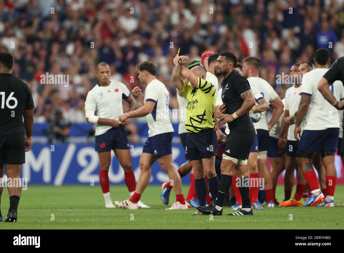 Bunker review hi-res stock photography and images - Alamy