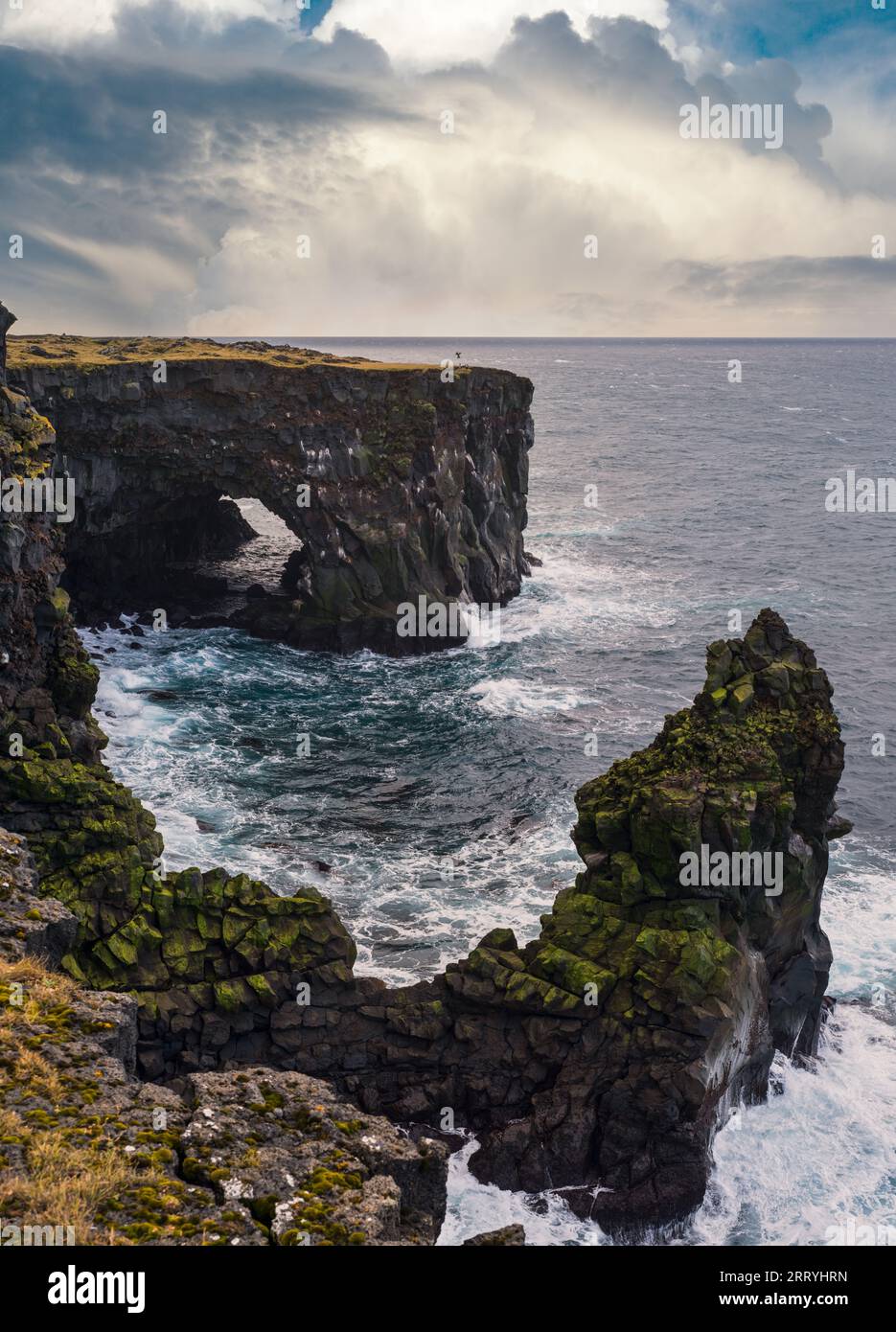 Black rock cliff hike hi-res stock photography and images - Alamy