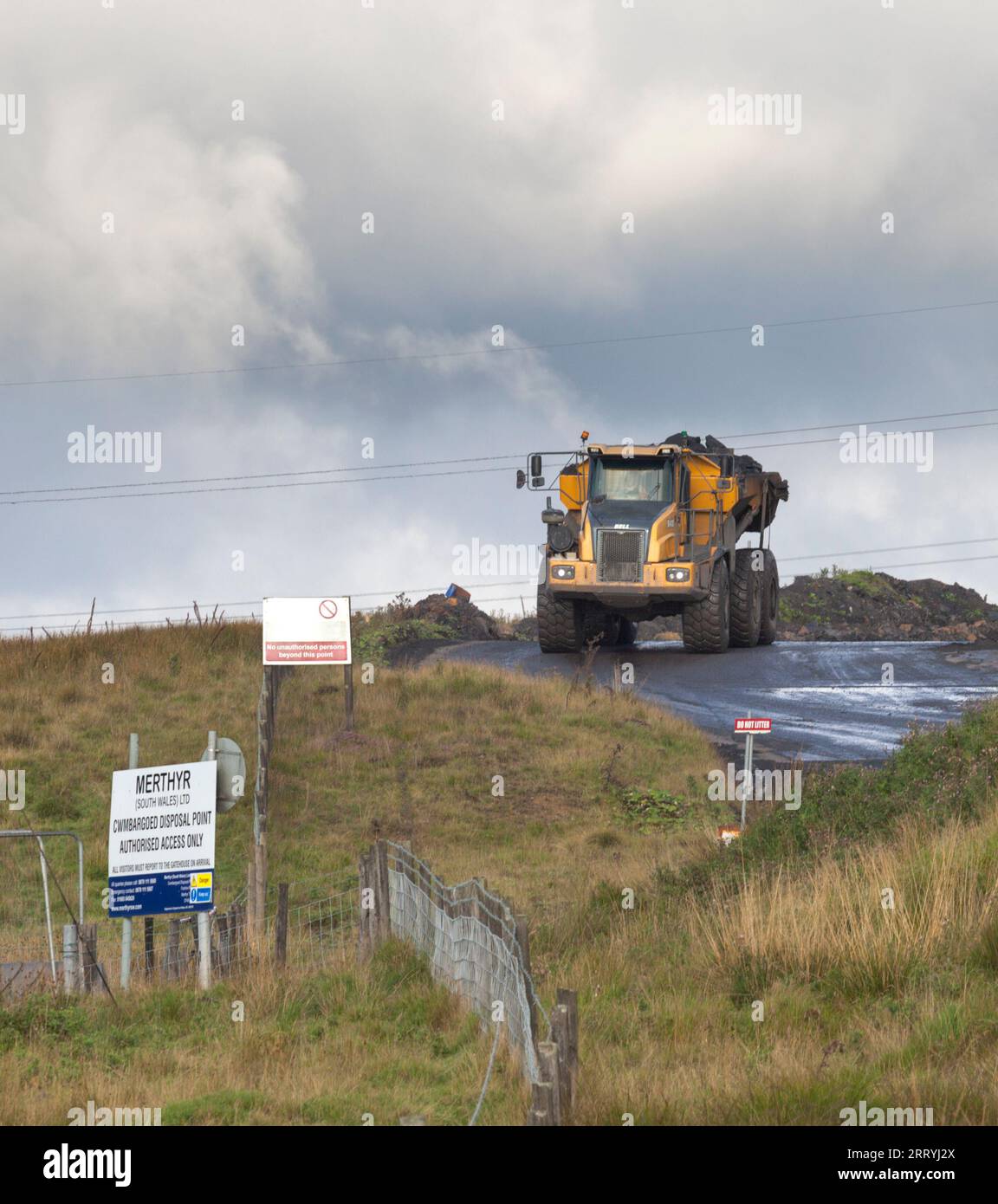 Open cast coal mine uk hi-res stock photography and images - Alamy