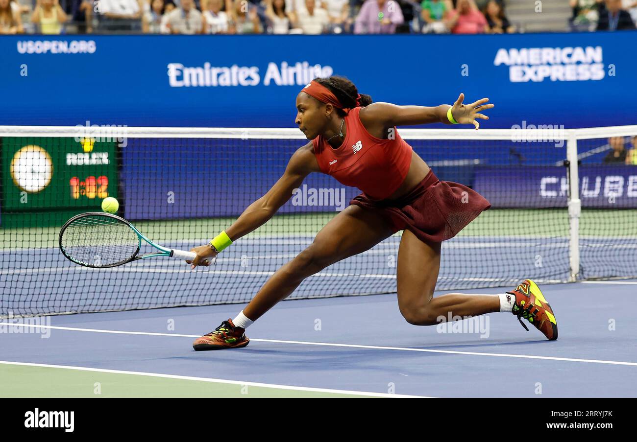 Aryna sabalenka coco gauff hi-res stock photography and images - Alamy