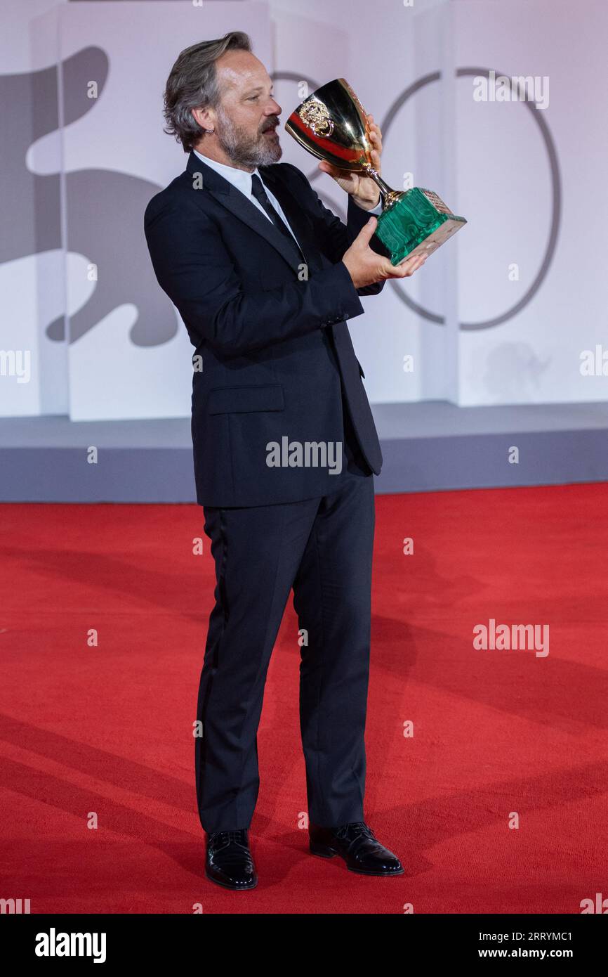 Venice, Italy. 09th Sep, 2023. Peter Sarsgaard poses with the Coppa ...