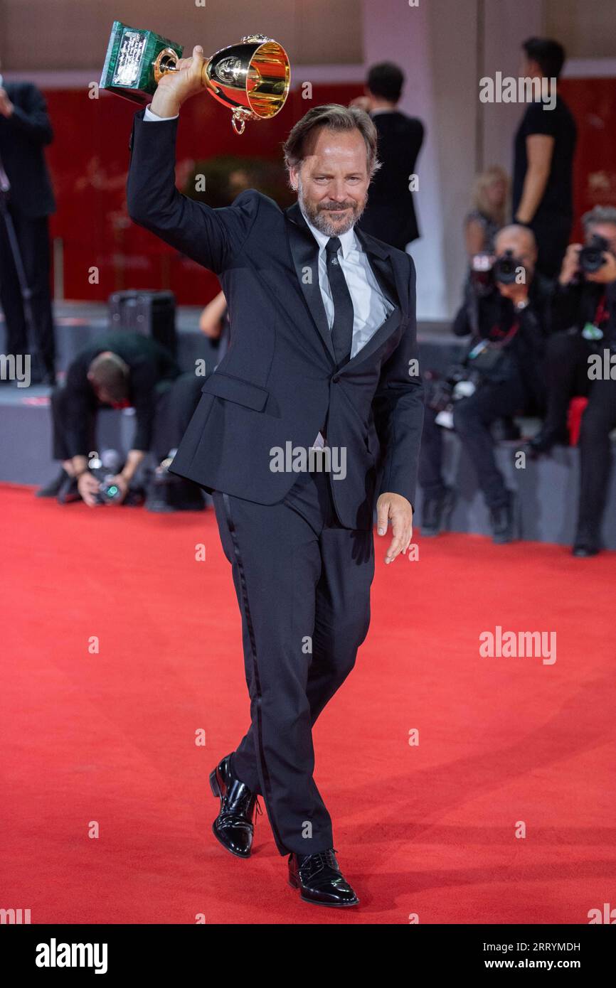 Venice, Italy. 09th Sep, 2023. Peter Sarsgaard poses with the Coppa ...