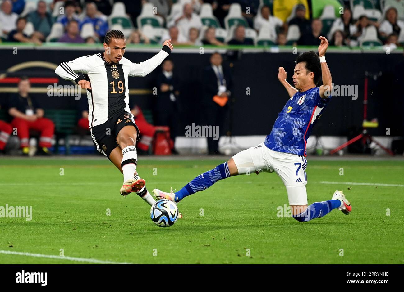 Kaoru mitoma goal hi-res stock photography and images - Alamy