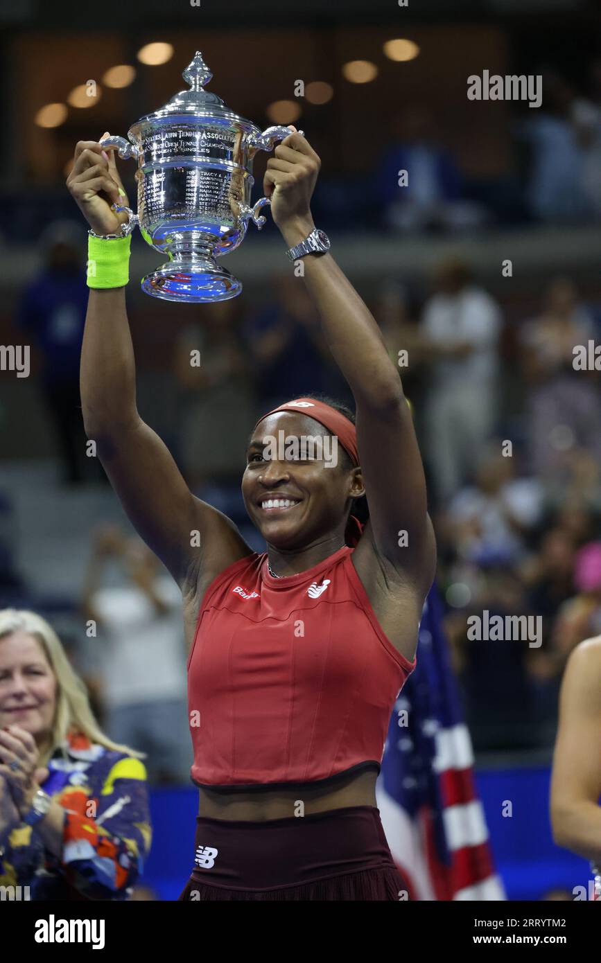 New York, United States. 09th Sep, 2023. Coco Gauff hoists the US Open ...