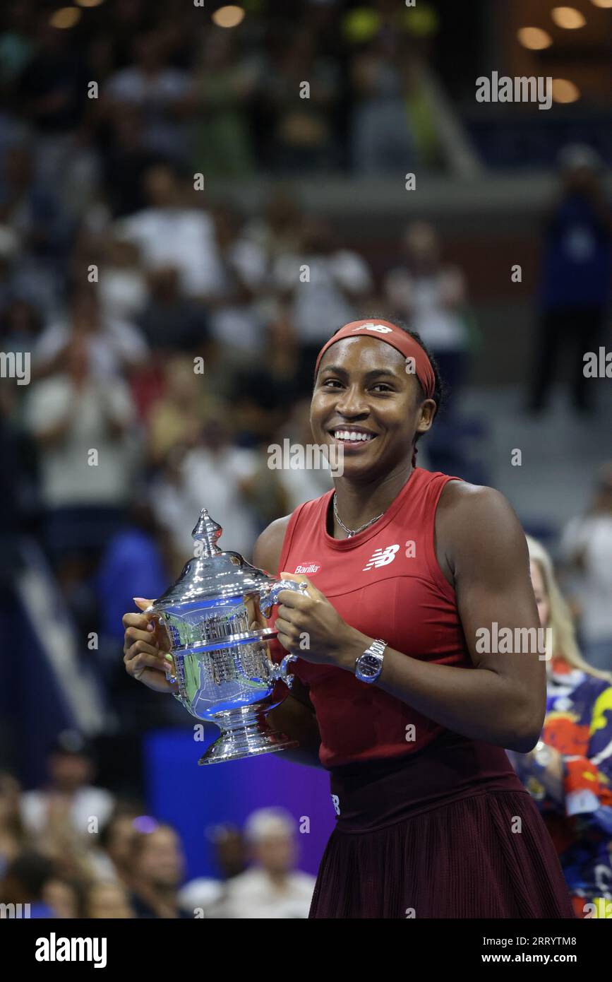 New York, United States. 09th Sep, 2023. Coco Gauff hoists the US Open ...
