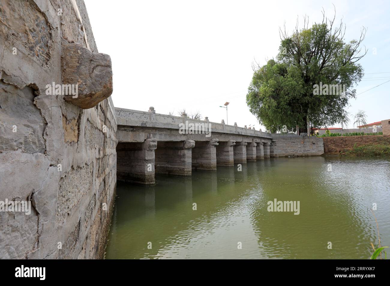 Stone bridge architecture hi-res stock photography and images - Alamy
