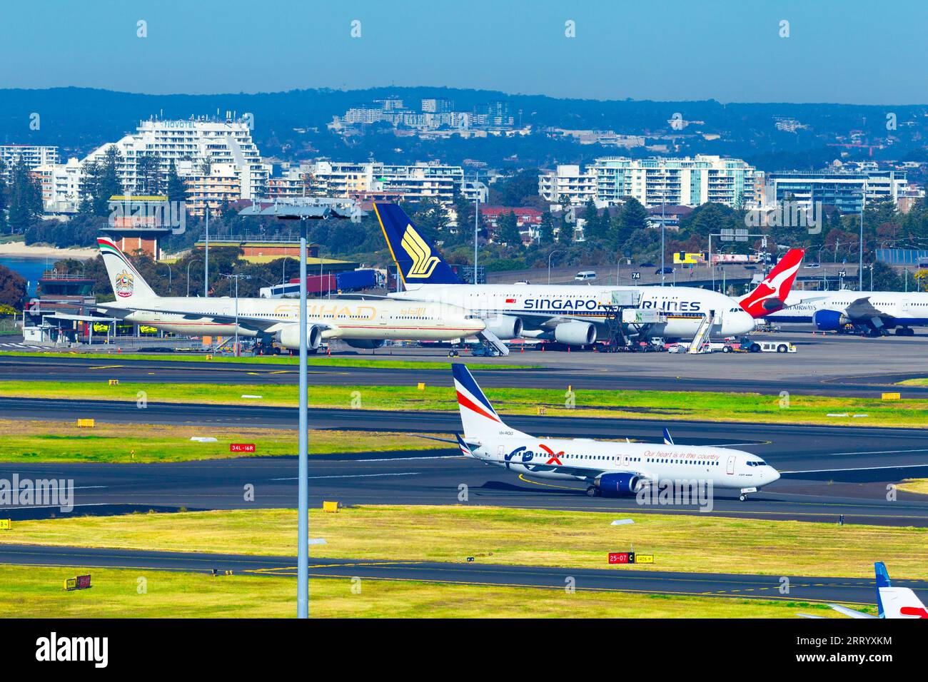 Aircraft movements at Sydney (Kingsford Smith) Airport in Sydney ...