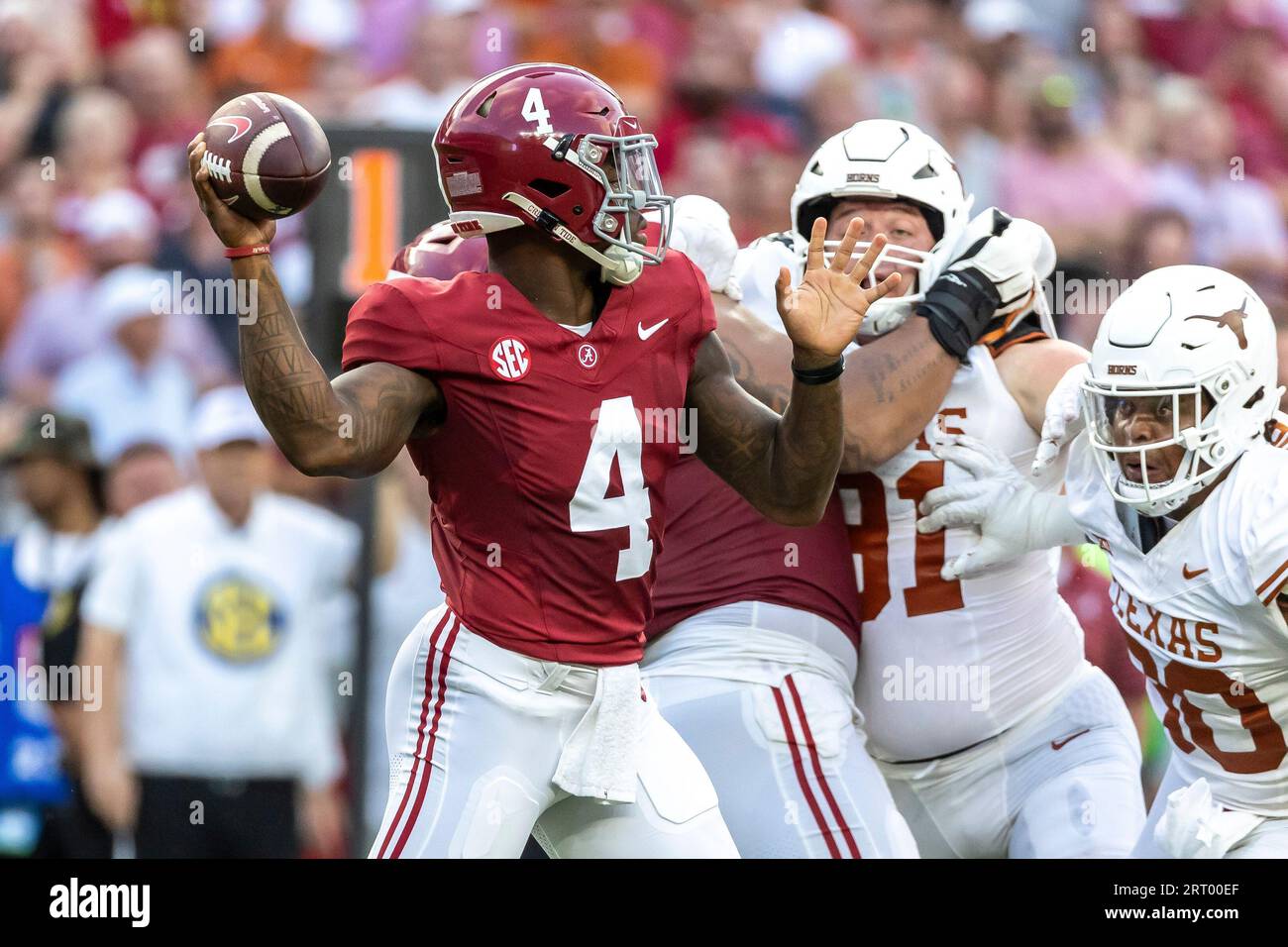 Alabama quarterback Jalen Milroe (4) throws against Texas during the ...