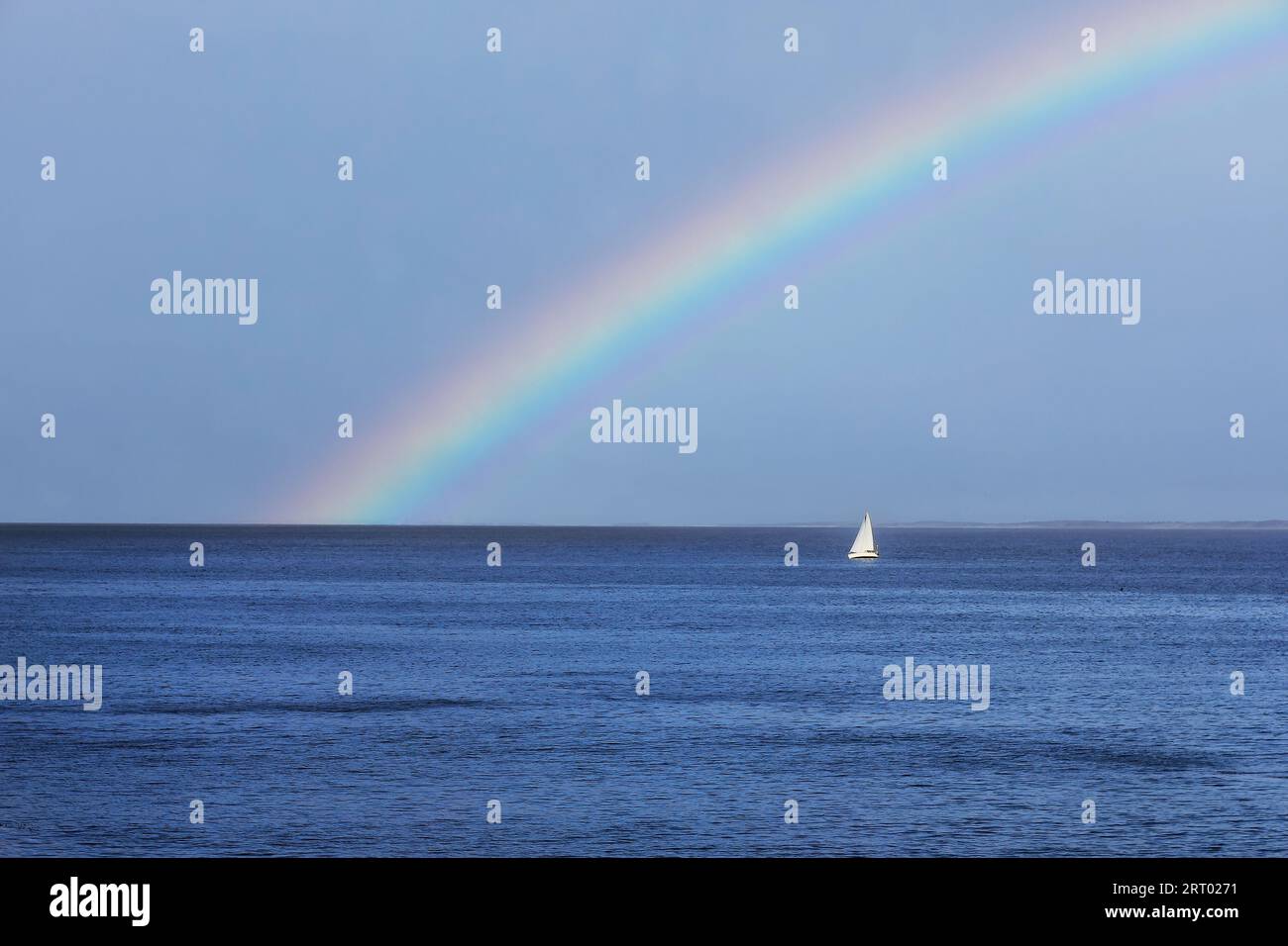 Wide overhead travel shot paradise hi-res stock photography and images ...