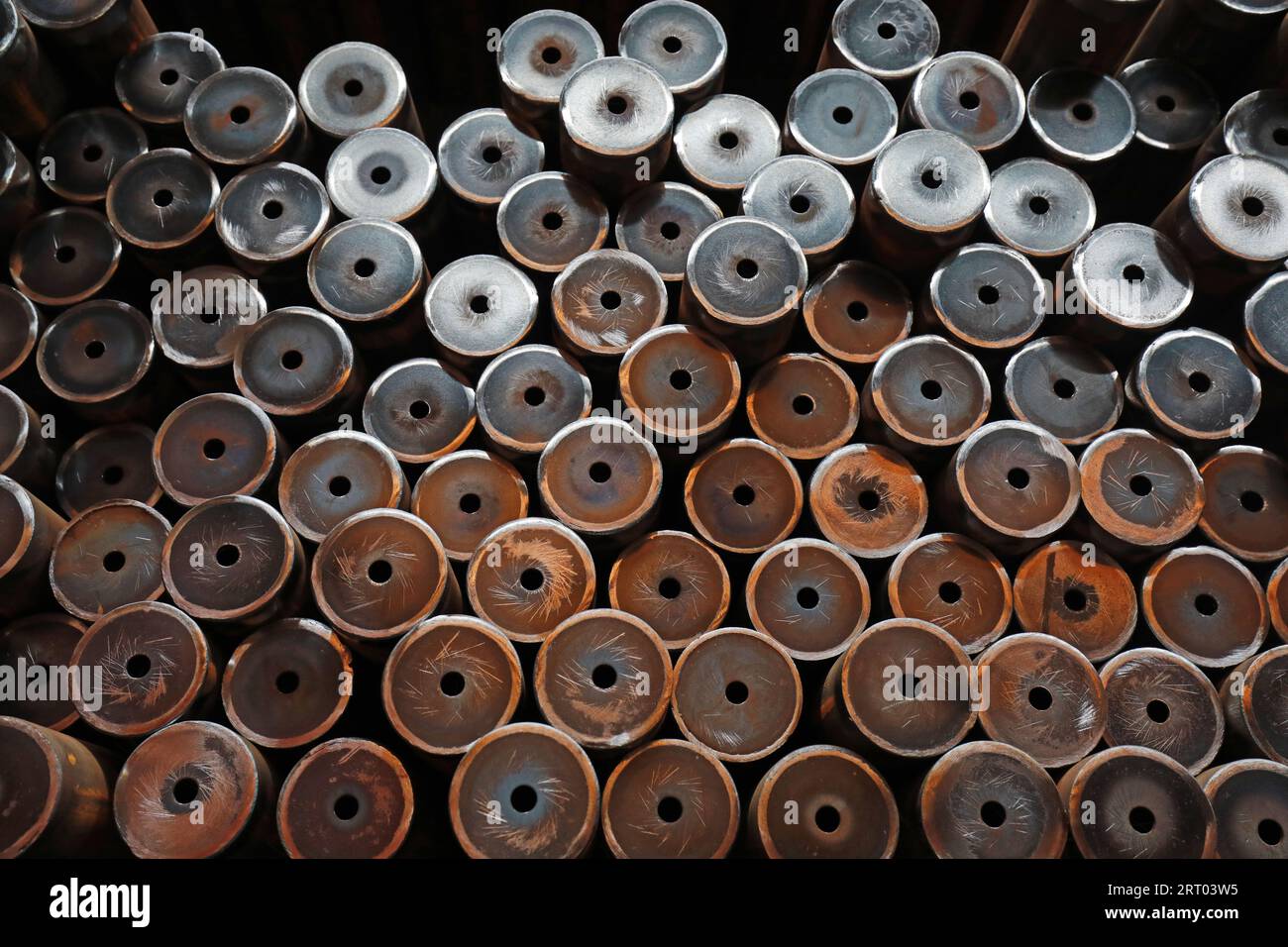 Cross section structure of steel tube Stock Photo - Alamy