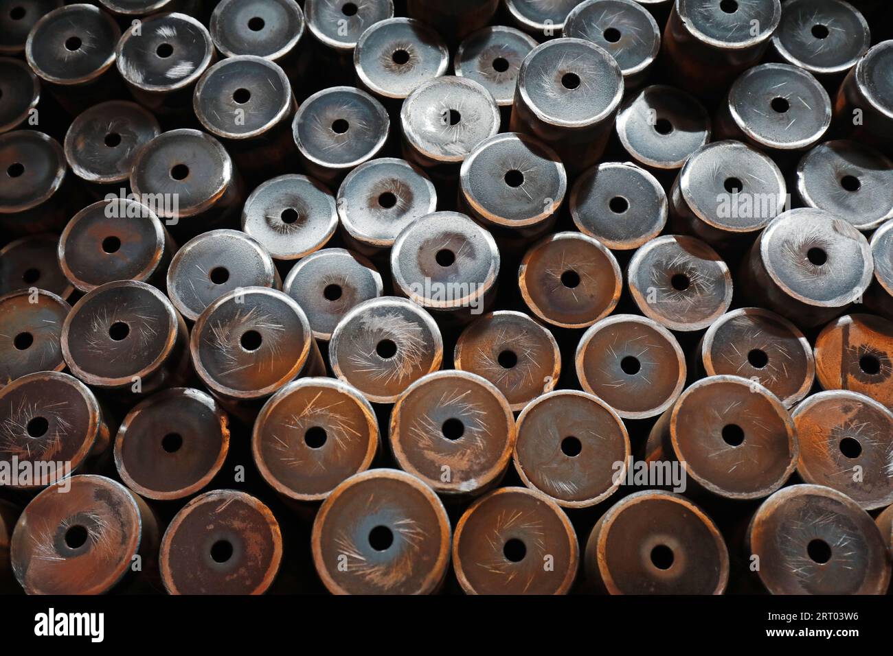 Cross section structure of steel tube Stock Photo - Alamy