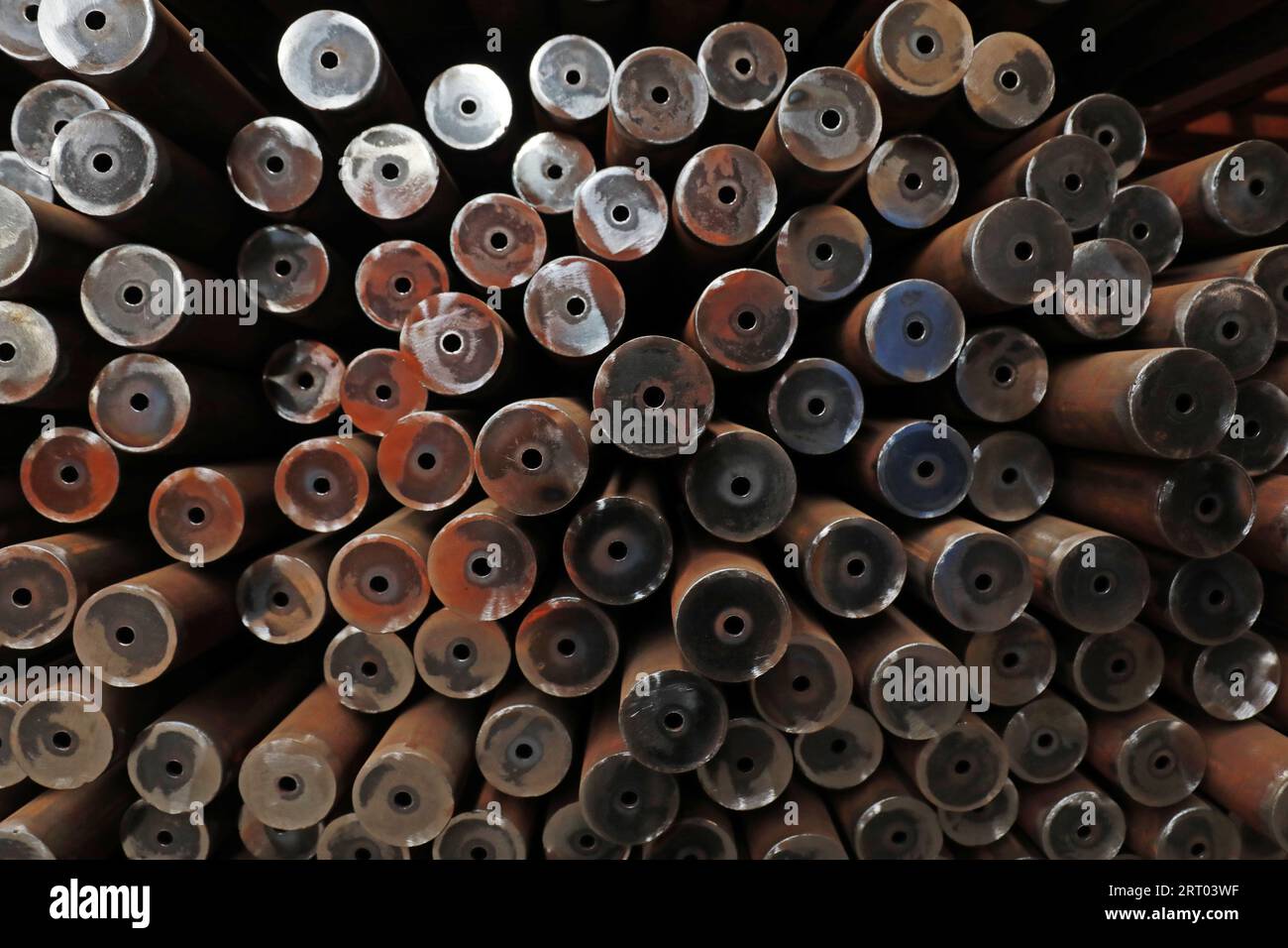 Cross section structure of steel tube Stock Photo - Alamy