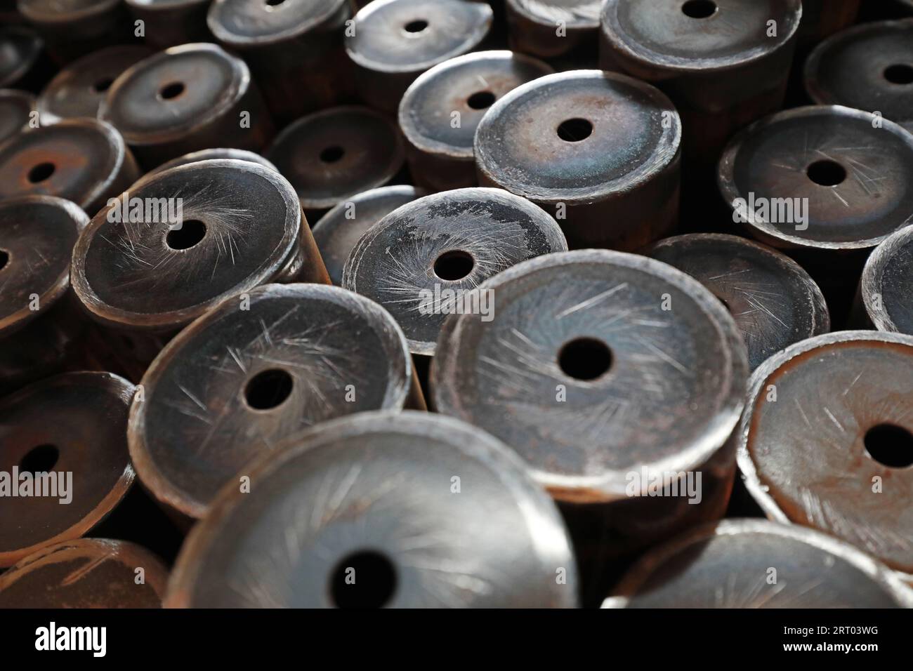 Cross section structure of steel tube Stock Photo - Alamy