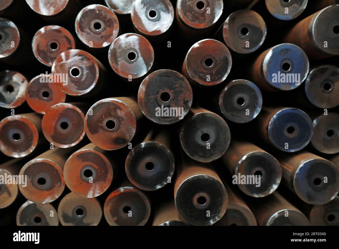 Cross section structure of steel tube Stock Photo - Alamy