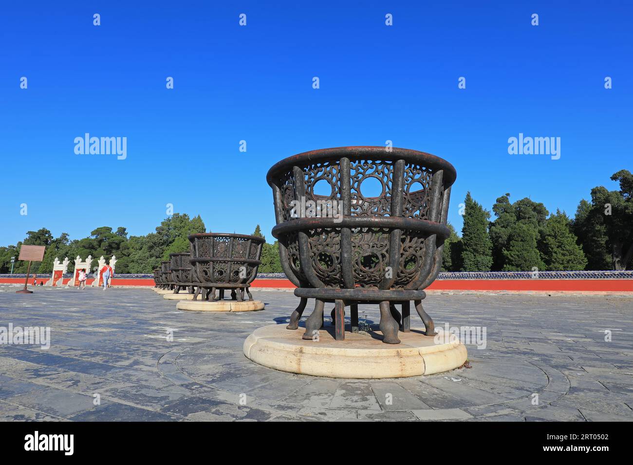 Architectural landscape of iron stove in the temple of heaven, Beijing ...
