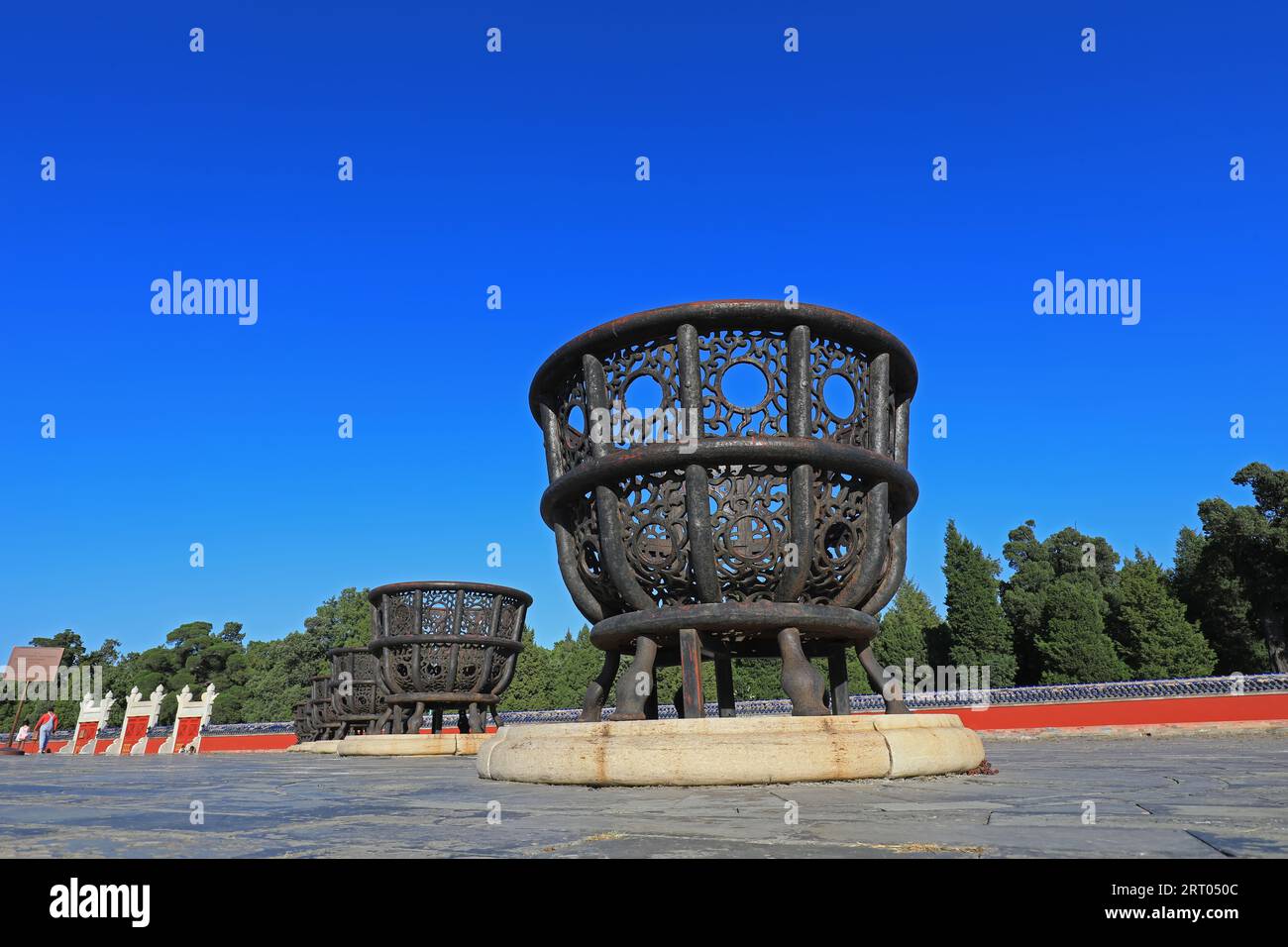 Architectural landscape of iron stove in the temple of heaven, Beijing ...
