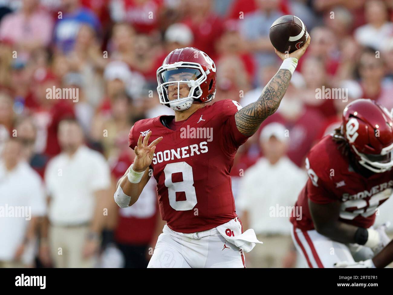 Oklahoma quarterback Dillon Gabriel throws a pass against SMU during ...