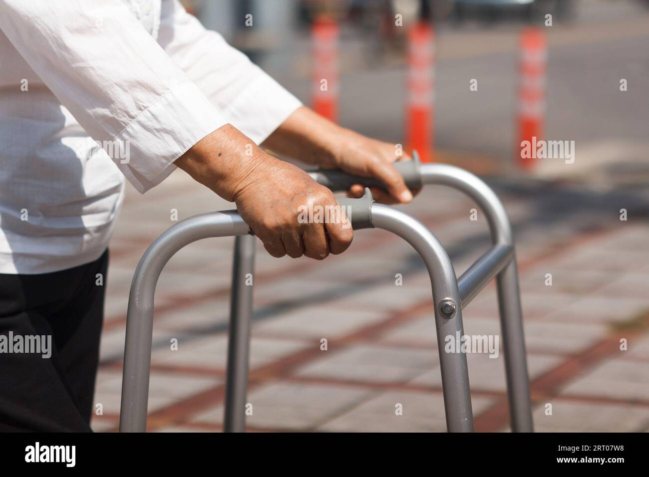 Assist senior street hi-res stock photography and images - Alamy